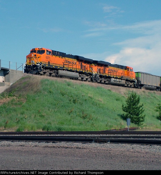 BNSF 6071